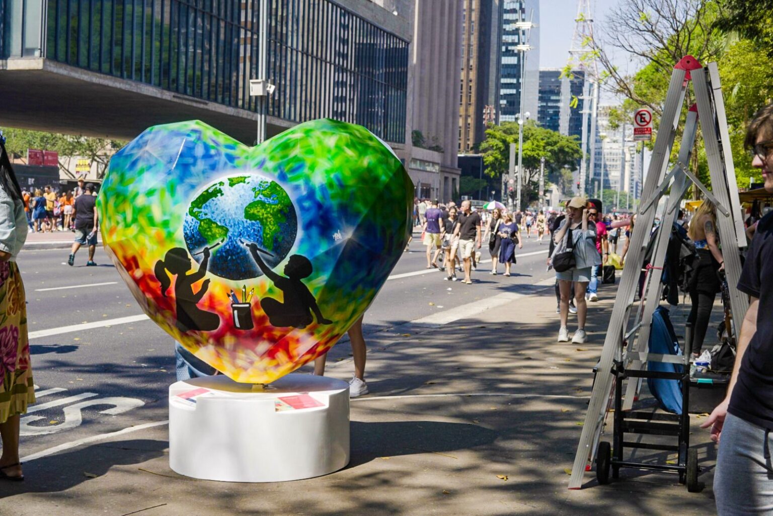 NINHO® leva seu coração da Art of Love 2024 para a Avenida Paulista ...