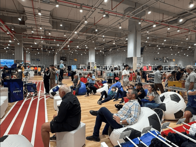 Centauro transforma lojas em arenas e convida o público para torcer na ...